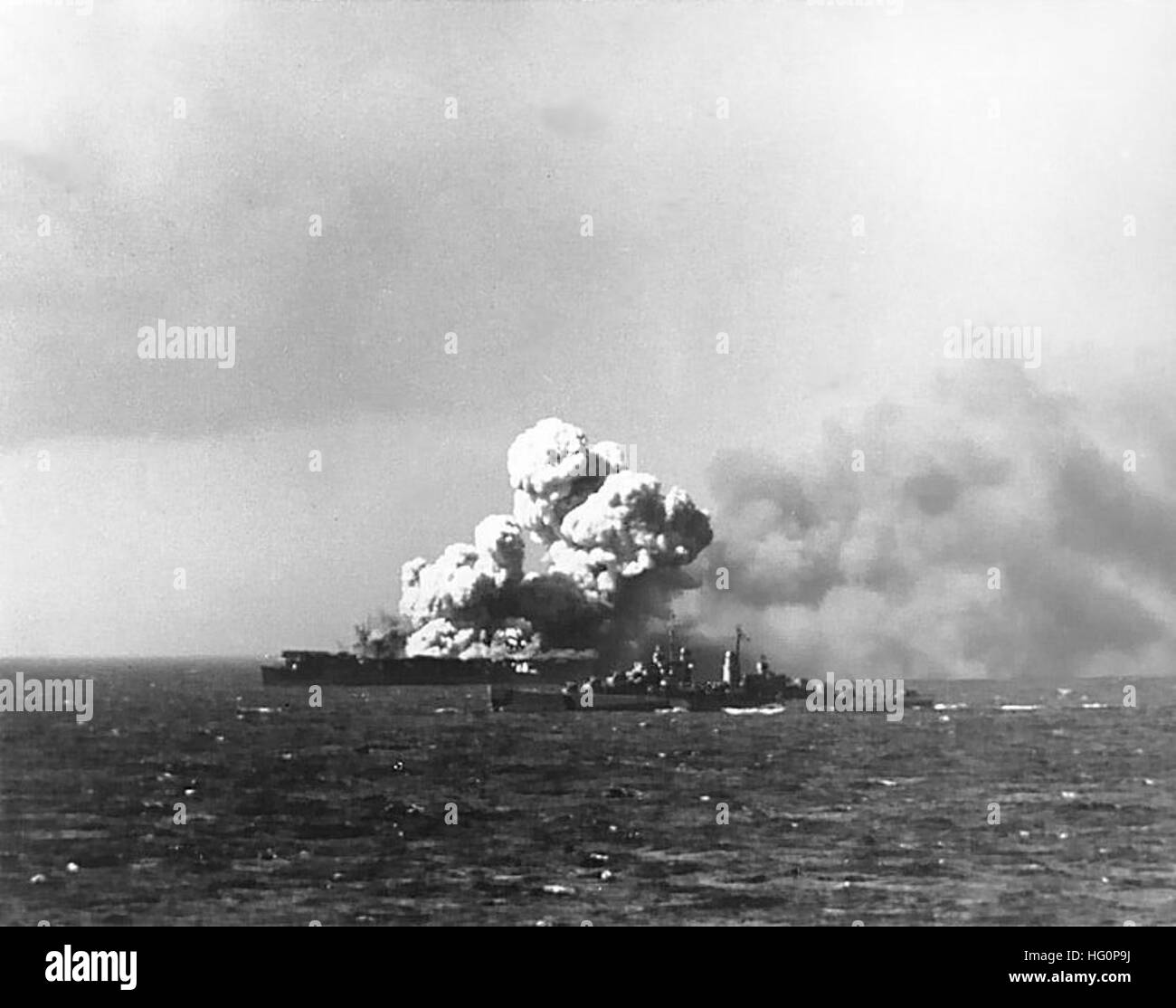 USS Princeton (CVL-23) afire Stock Photo - Alamy