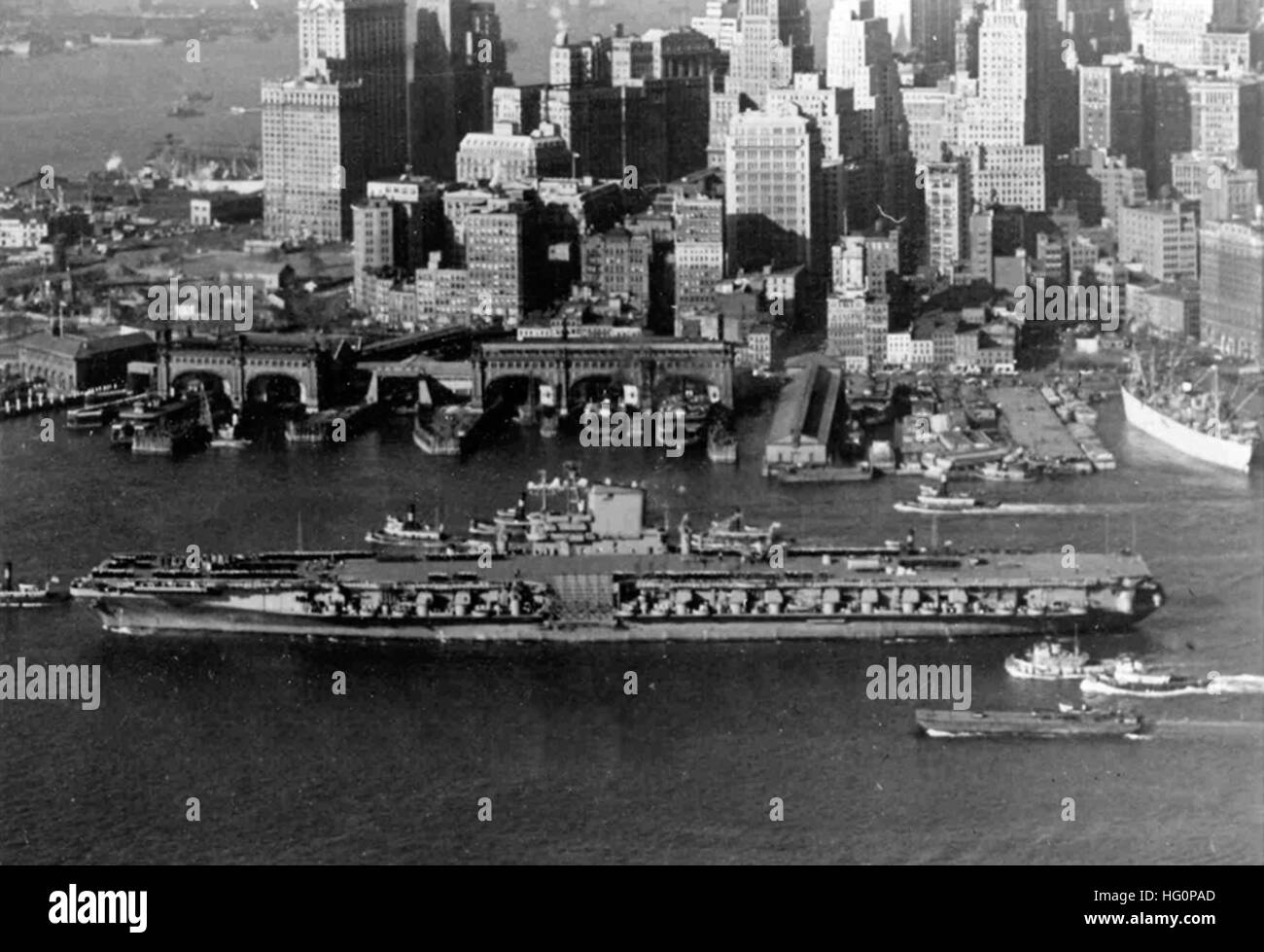 USS FD Roosevelt (CVB-42) at New York 1945 Stock Photo - Alamy
