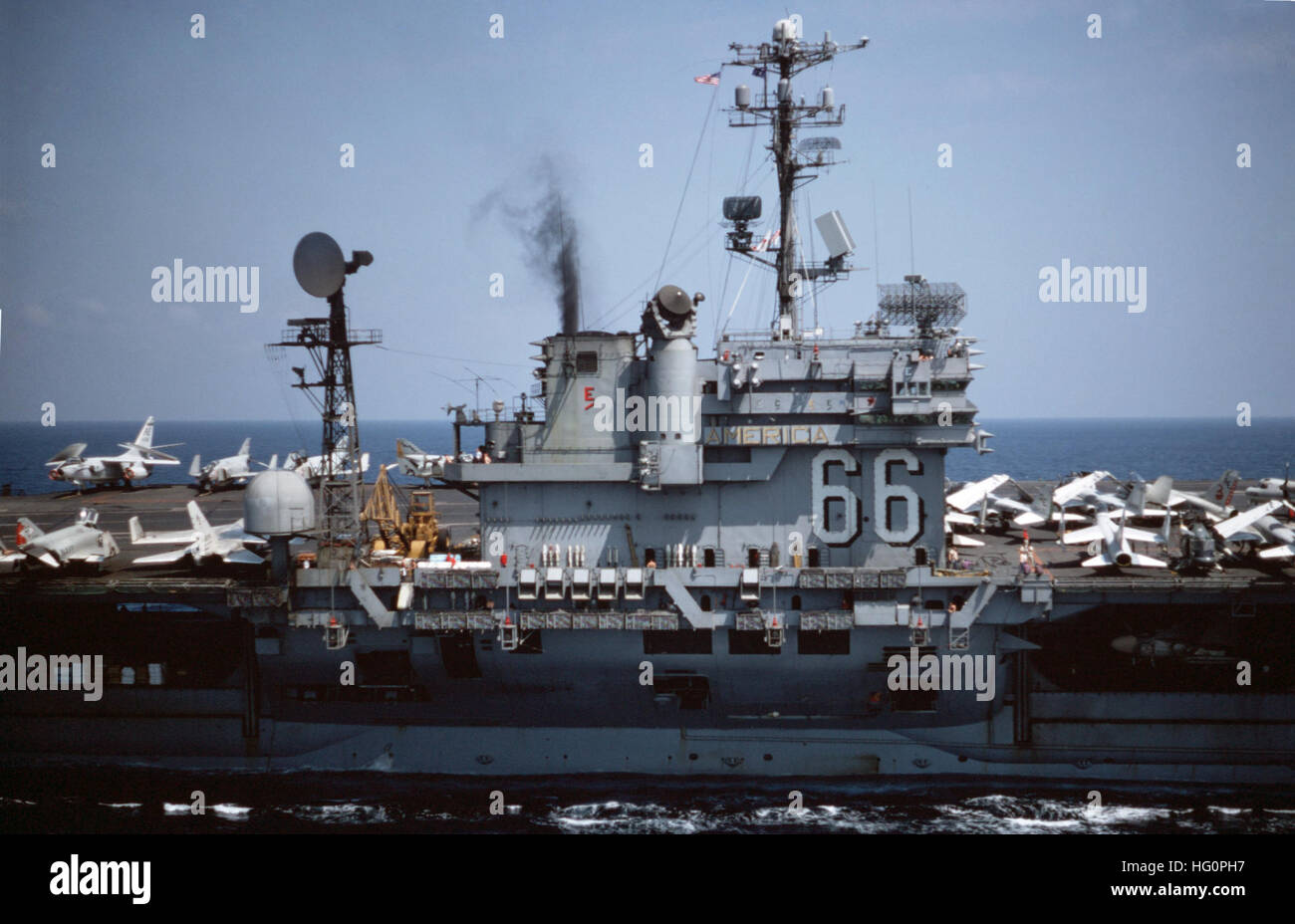 Uss america cv 66 hi-res stock photography and images - Alamy