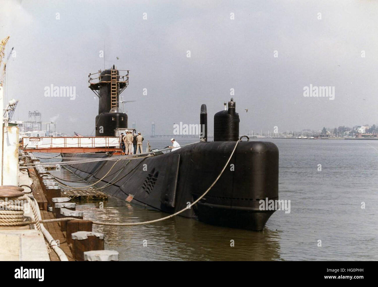 The nuclear-powered submarine USS Seawolf (SSN-575) performs submerged ...