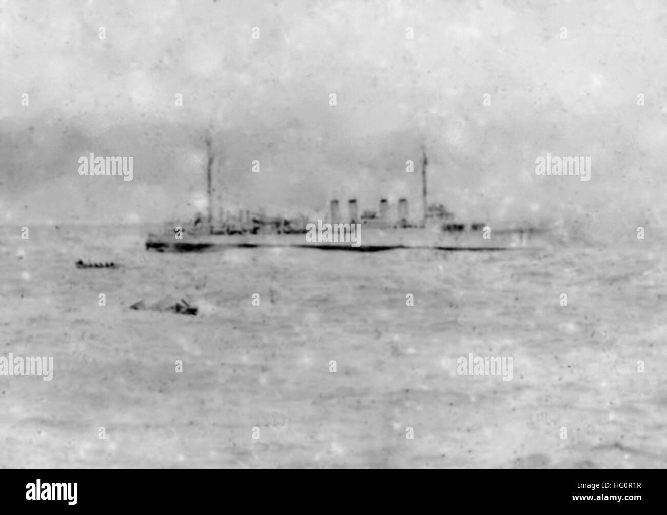 USS Harding (DD-91) standing by NC-1 1919 Stock Photo - Alamy