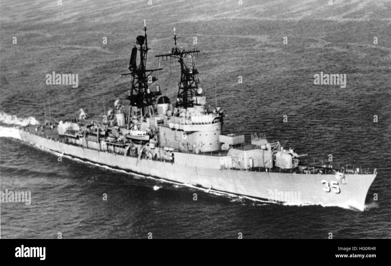 USS Mitscher (DDG-35) underway c1969 Stock Photo - Alamy