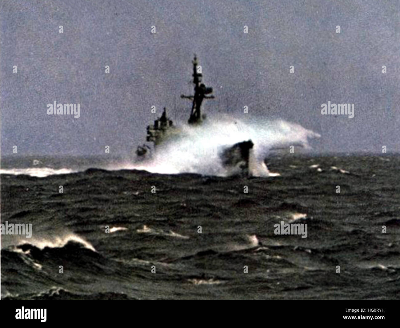 USS Hamner (DD-718) in heavy weather 1969 Stock Photo - Alamy