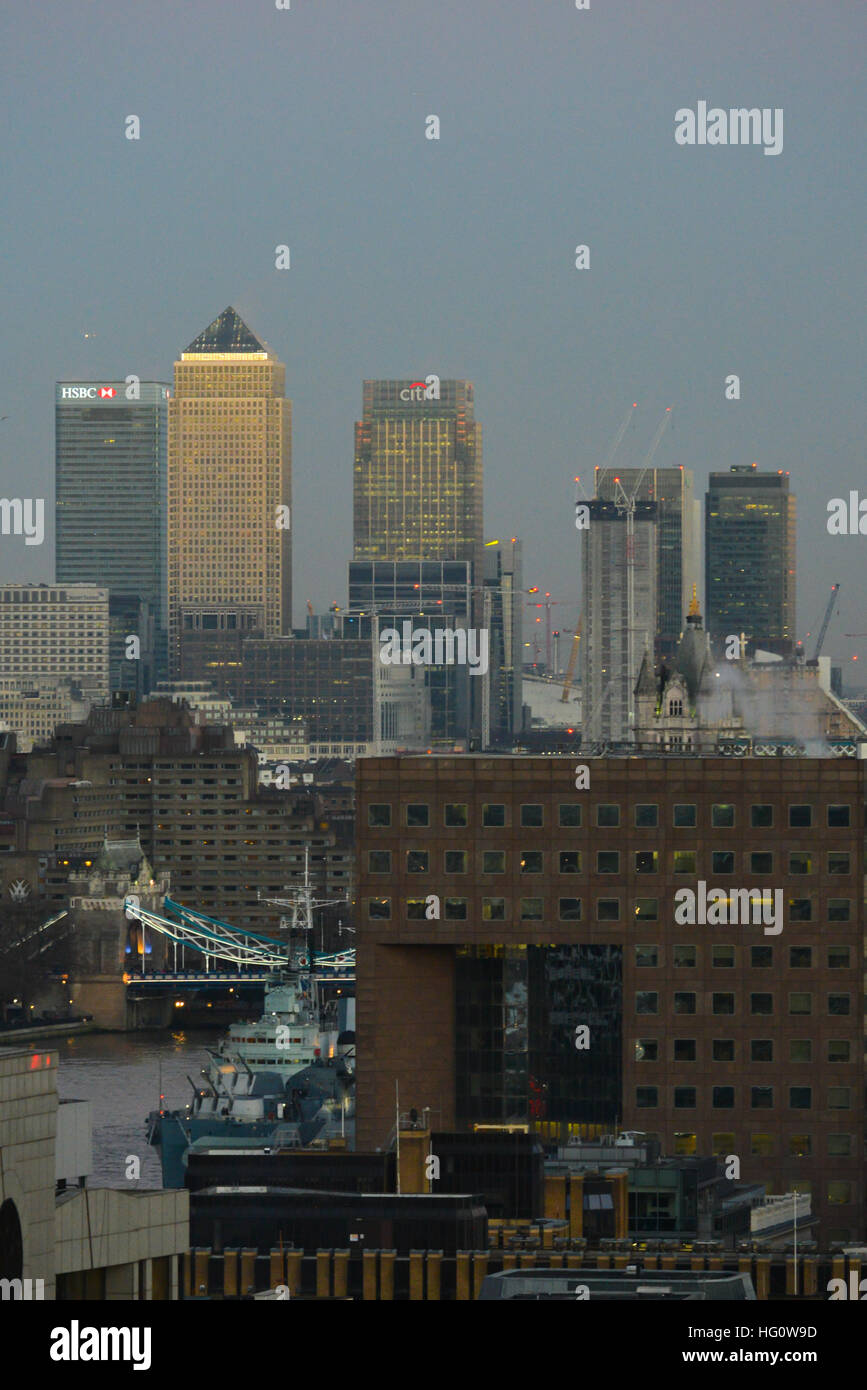 London, UK. 2nd Jan, 2017. Sunset over London from the Tate Modern ...