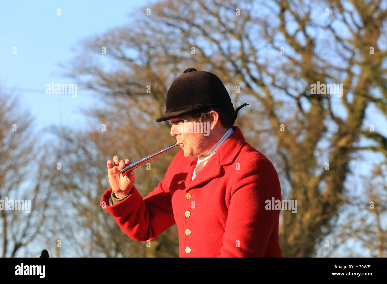 Fox hunting horn uk hi-res stock photography and images - Alamy