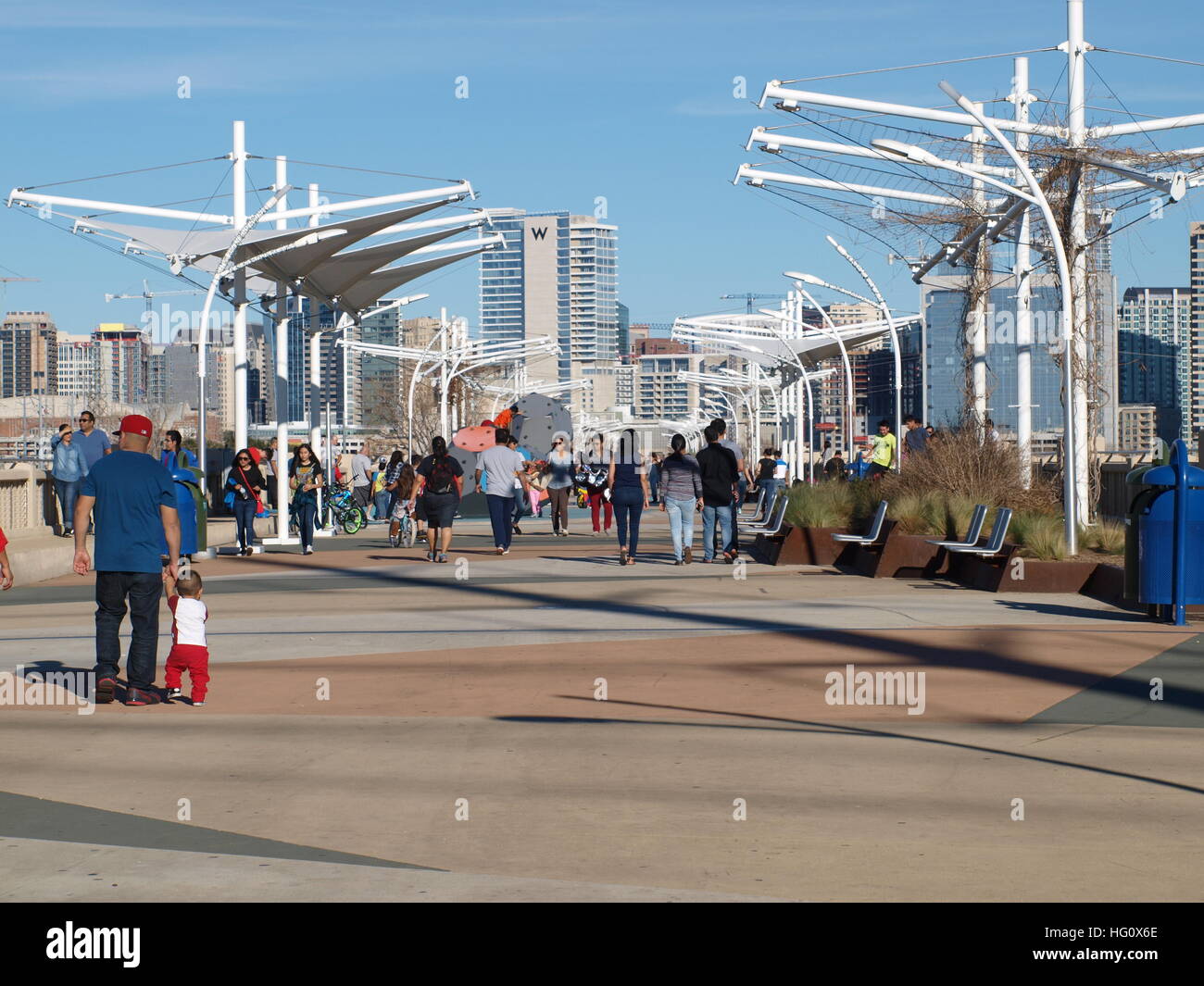 Ron Kirk Bridge Park Stock Photo - Alamy