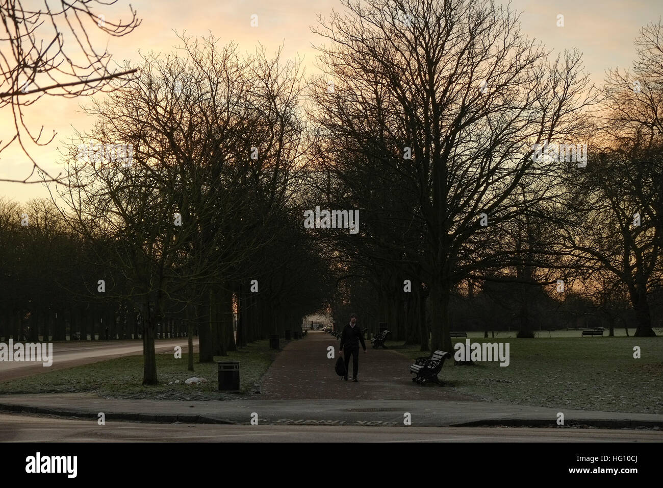 London, UK. 3rd January 2017.Cold and Frosty morning at Blackheath and ...