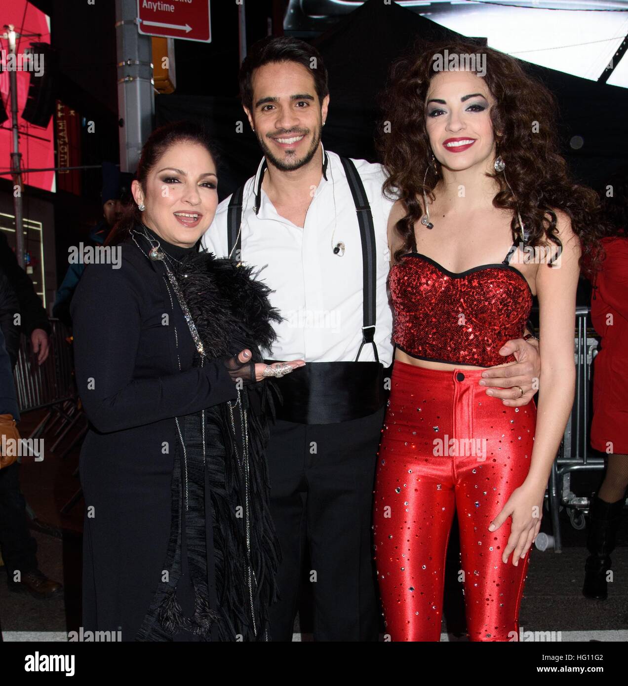 New York, NY, USA. 31st Dec, 2016. Gloria Estefan, Ector Rivera, Ana ...