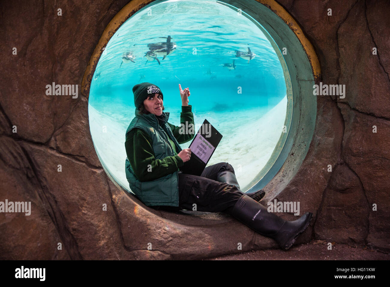 London, UK. 3rd January, 2017. Keeper Janet Abreu counts Humboldt ...
