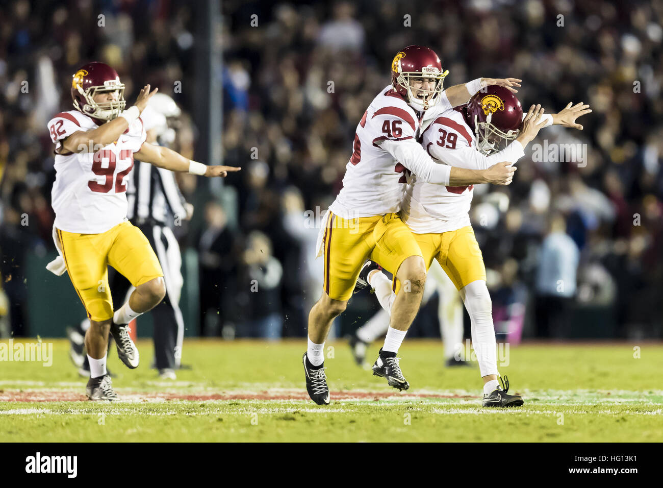 California, USA. 2nd Jan, 2017. USC place kicker Matt Boermeester (39 ...
