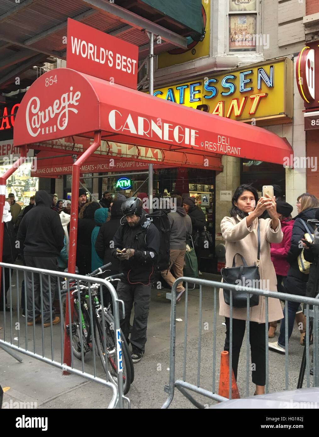 New York, NY, USA. 30th Dec, 2017. Patrons wait in long lines outside ...