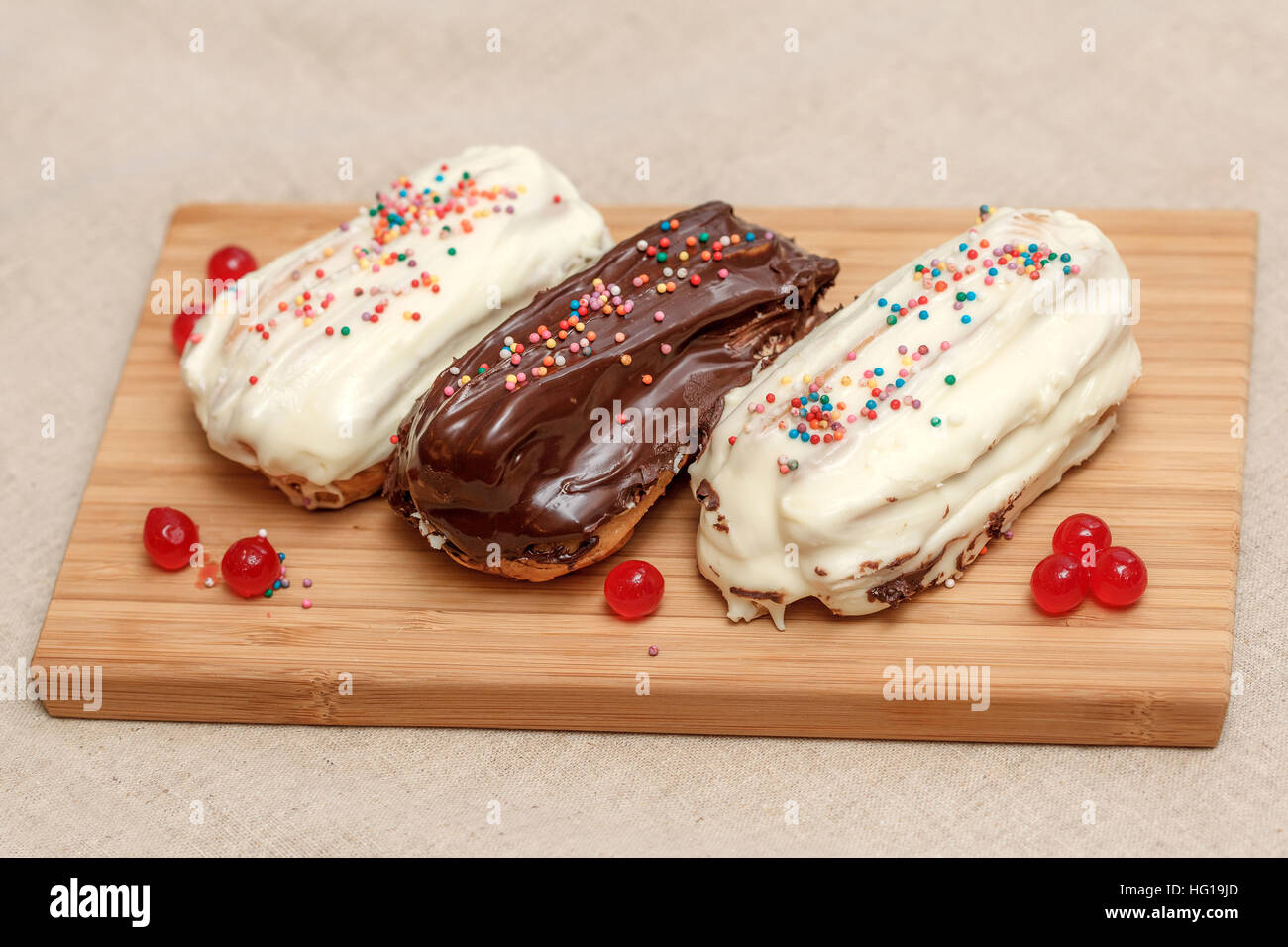 Cream eclair hi-res stock photography and images - Alamy