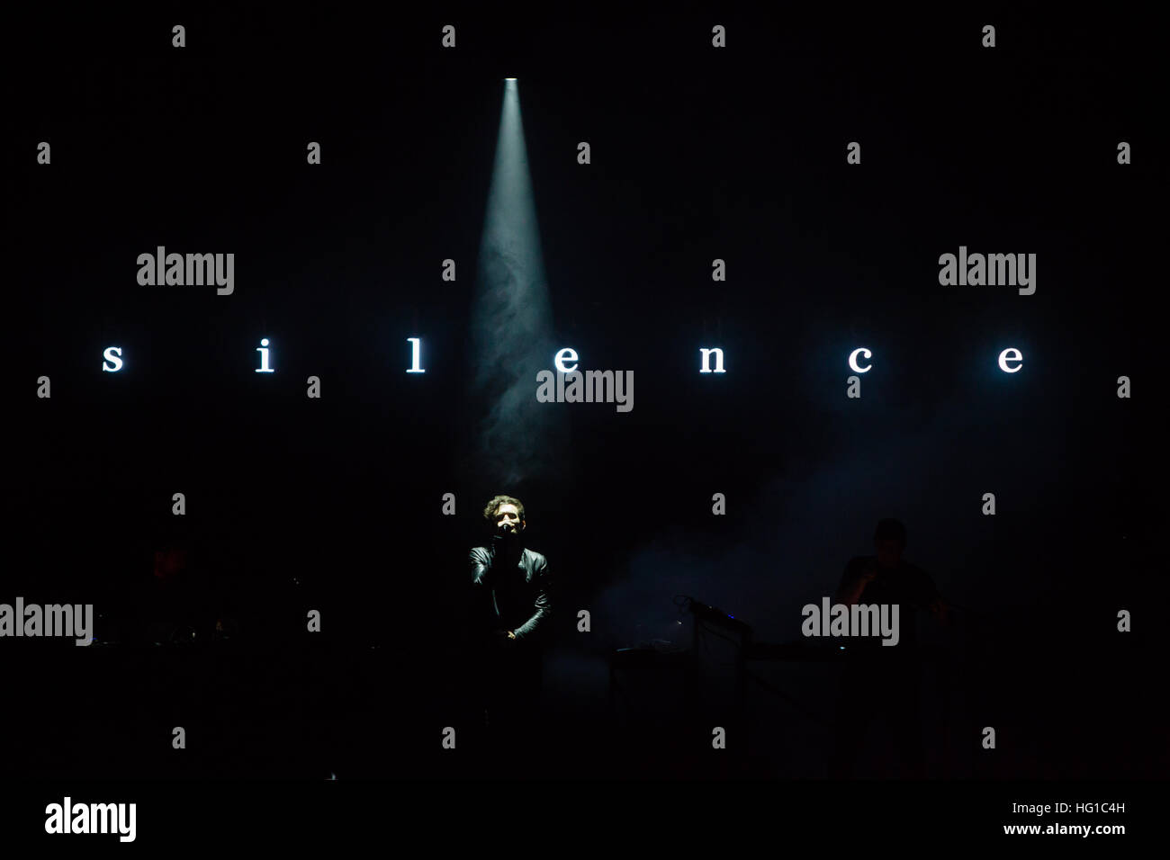 Moderat live hi-res stock photography and images - Alamy