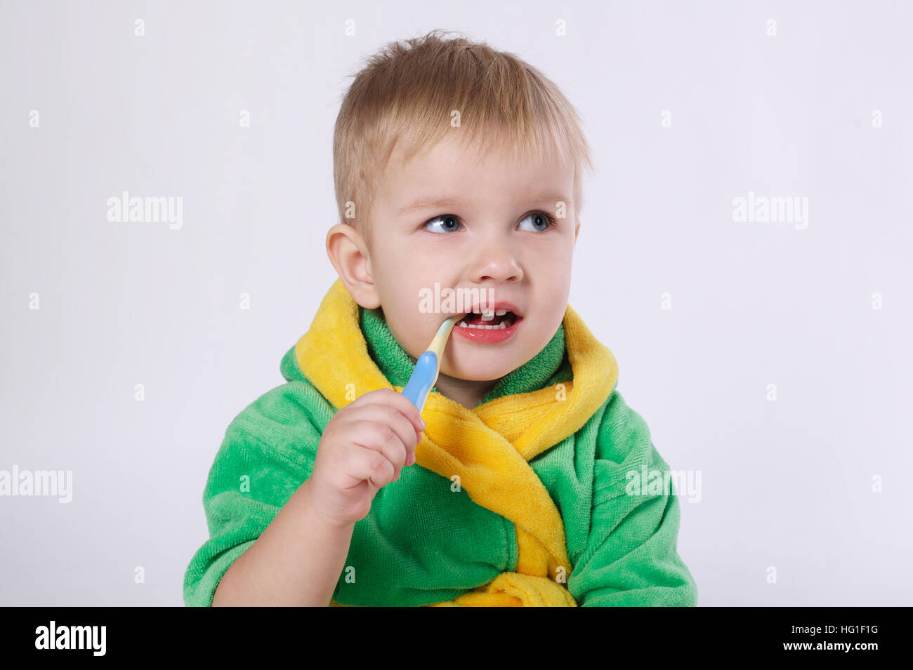 little boy brushing his teeth Stock Photo - Alamy
