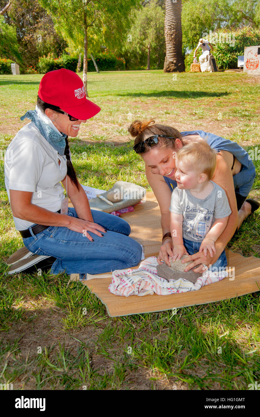 Grinding rock american indians hi-res stock photography and images - Alamy