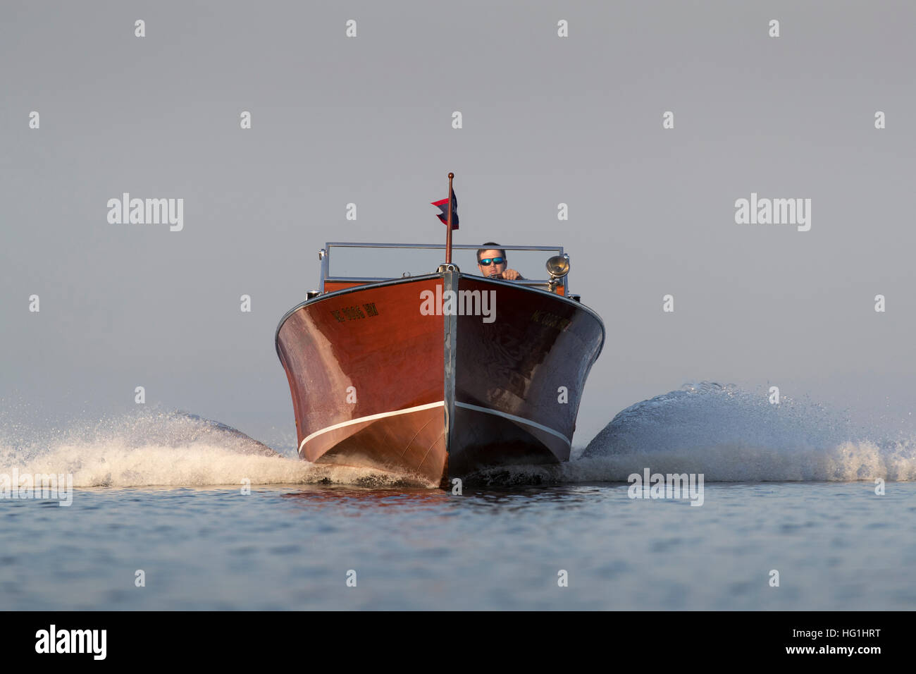 Approach boat hi-res stock photography and images - Alamy
