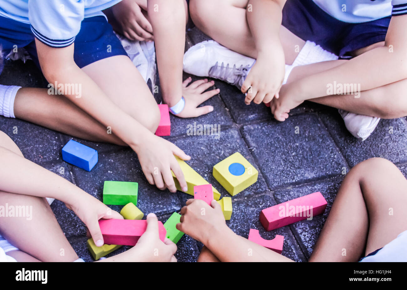 Children playing blocks hi-res stock photography and images - Alamy