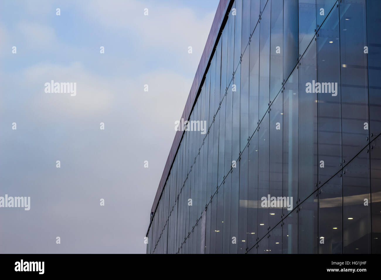Glass wall panels hi-res stock photography and images - Alamy