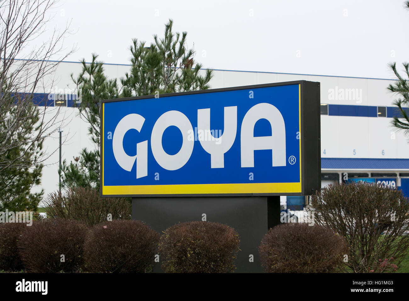 Goya foods hi-res stock photography and images - Alamy