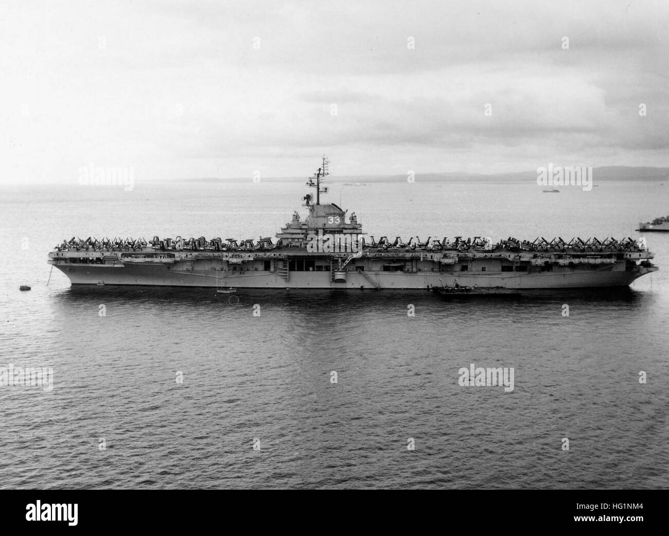 USS Kearsarge (CV-33) at Yokosuka 1952 Stock Photo - Alamy