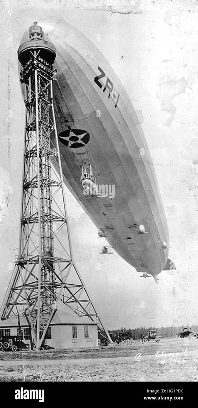 Uss shenandoah hi-res stock photography and images - Alamy