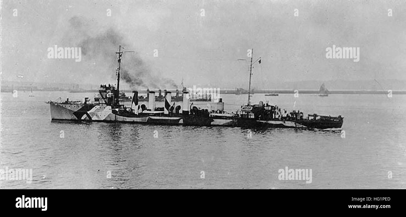 Uss benham hi-res stock photography and images - Alamy