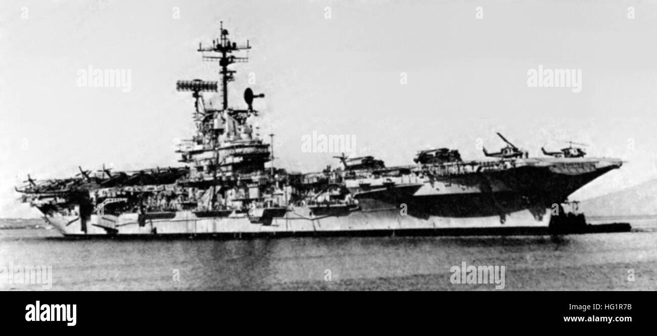 USS Hancock (CVA-19) returning from Frequent Wind 1975 Stock Photo - Alamy