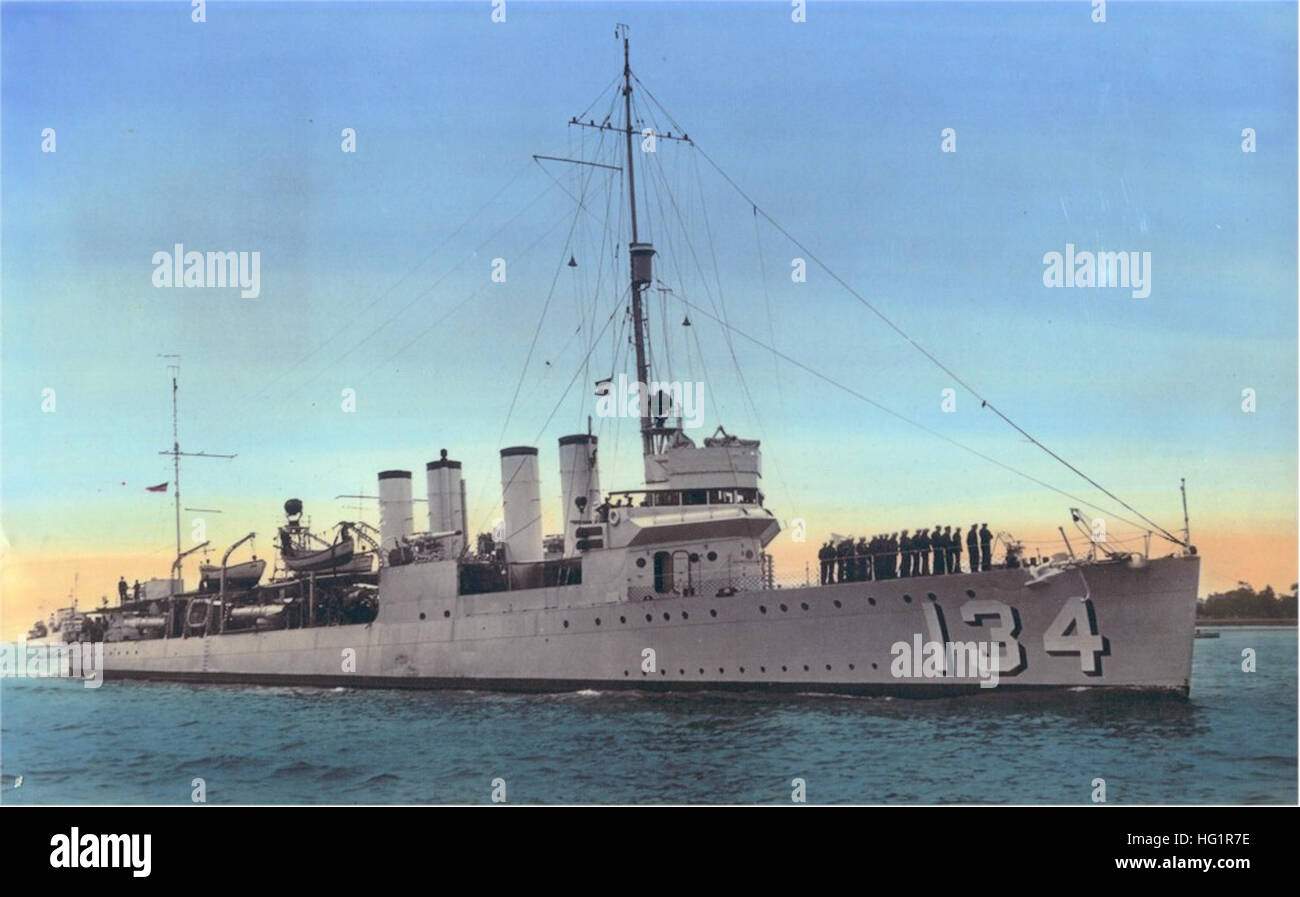 USS Crowninshield (DD-134), a Wickes-class destroyer, operates at sea ...