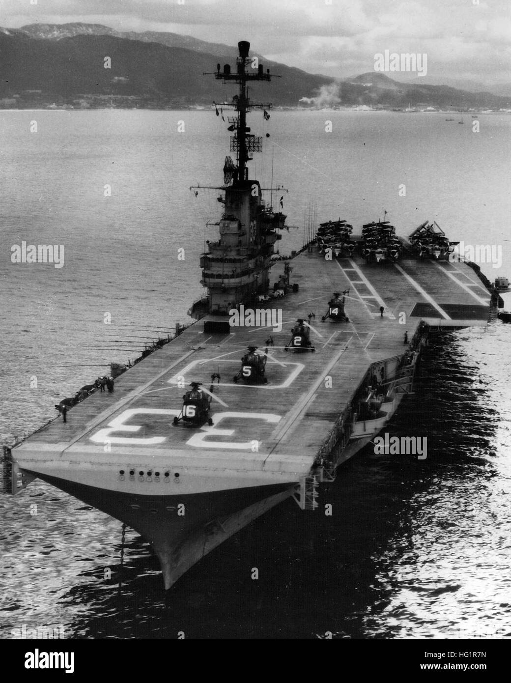 USS Kearsarge (CVS-33) at Kobe 1959 Stock Photo - Alamy