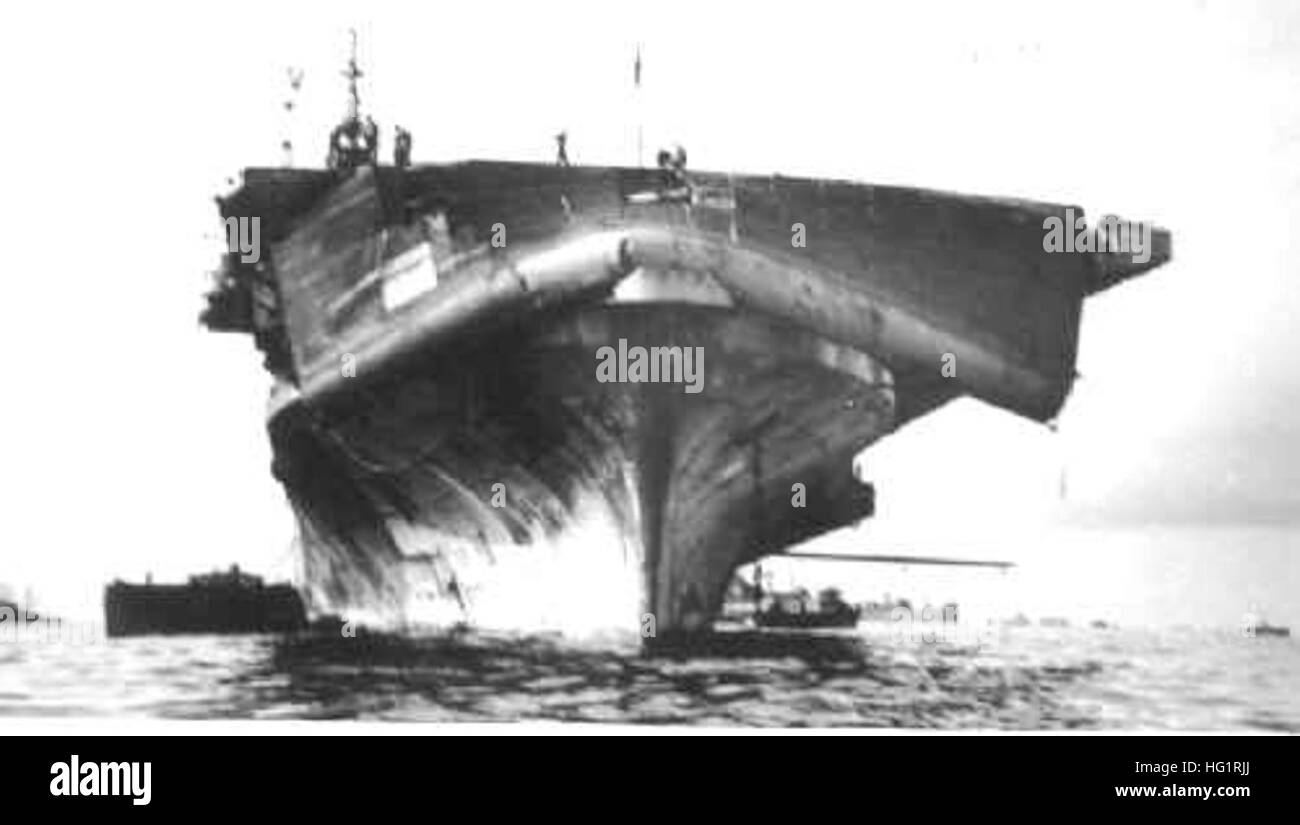 USS Bennington flight deck after Typhoon Connie Stock Photo - Alamy