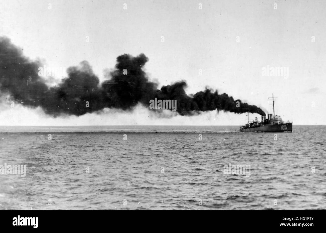 USS Mugford (DD-105) underway in the Pacific Stock Photo - Alamy