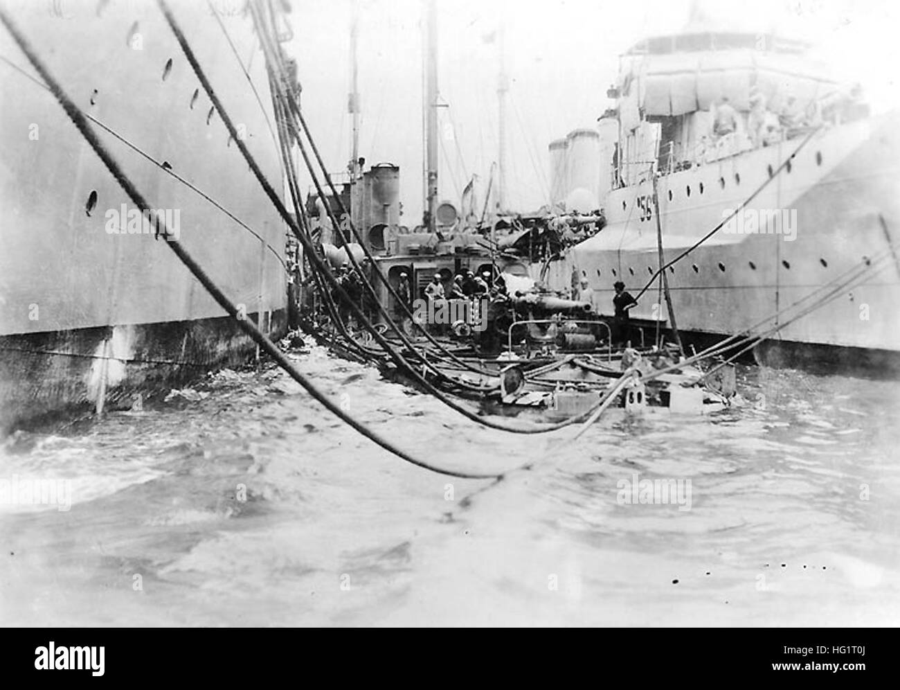 Uss benham hi-res stock photography and images - Alamy