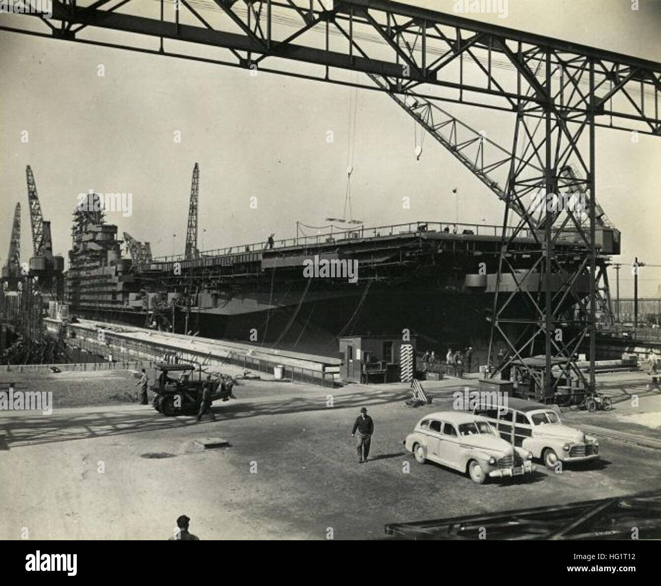 USS Midway (CVB-41) under construction (All Hands Stock Photo - Alamy