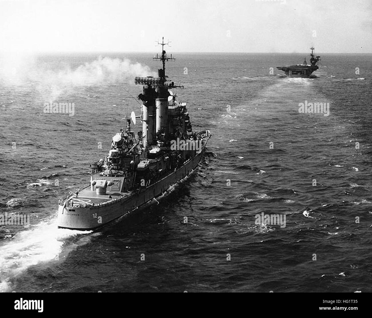 USS Columbus (CG-12) and USS Independence (CVA-62 Stock Photo - Alamy