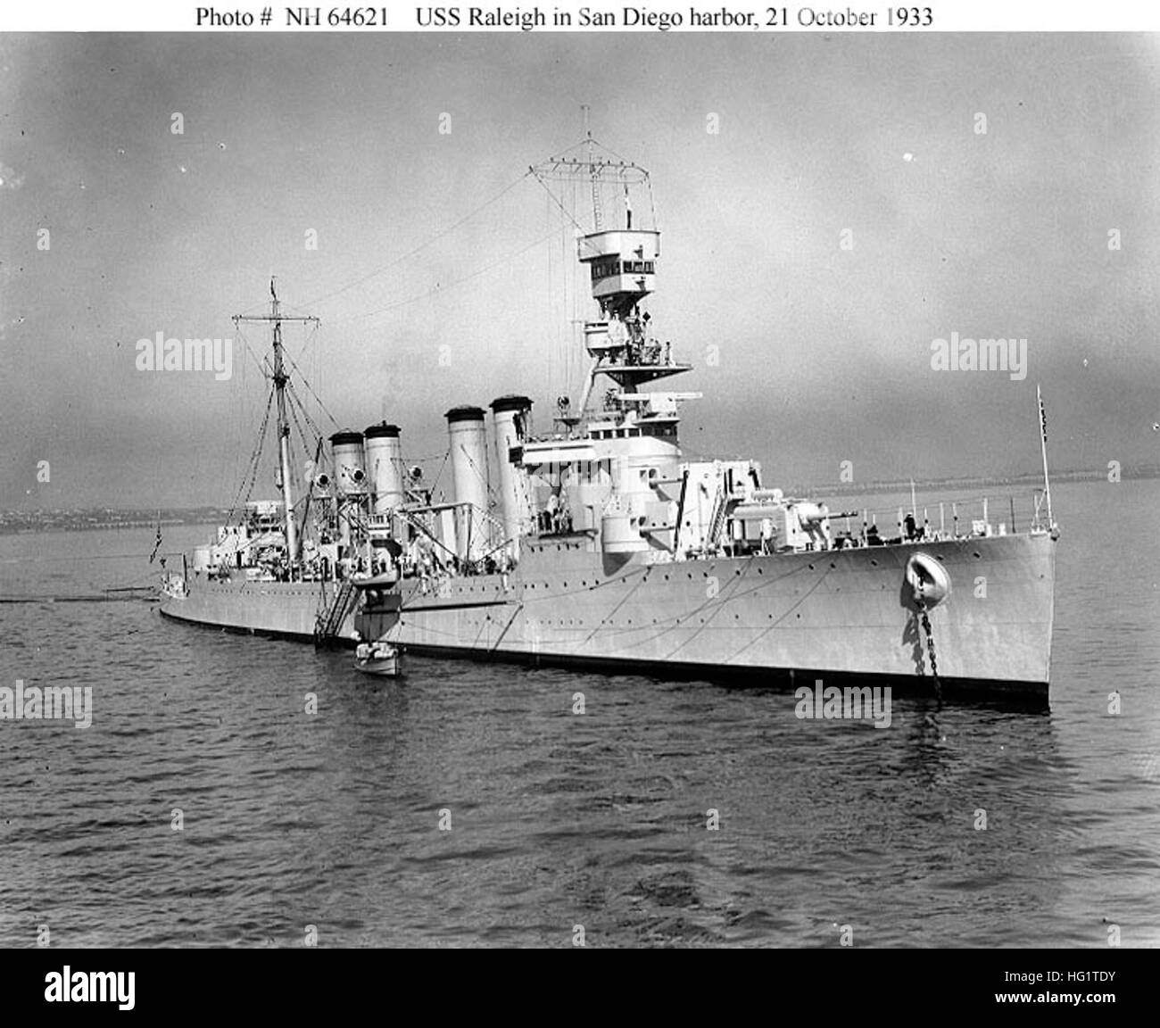 USS Raleigh (CL-7) -e Stock Photo - Alamy