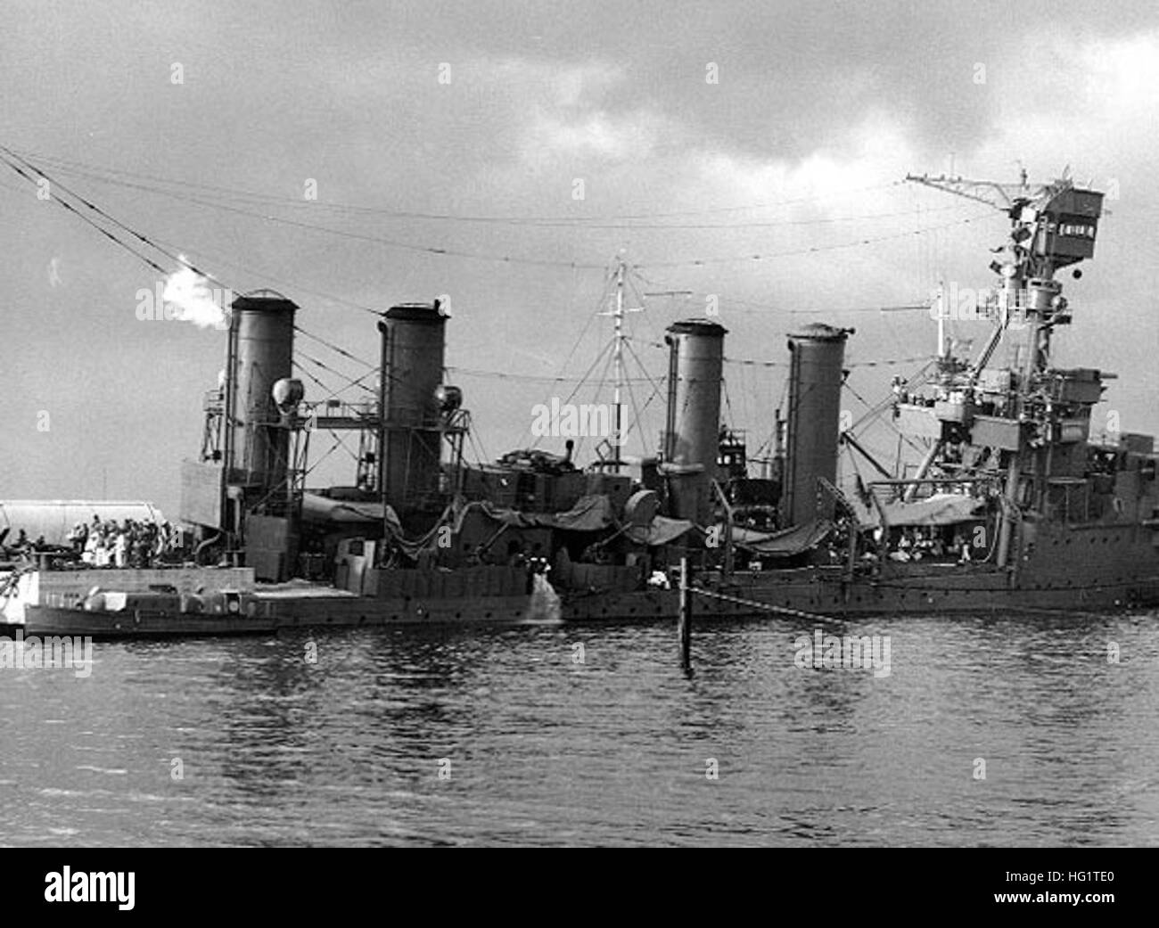 Uss raleigh hi-res stock photography and images - Alamy