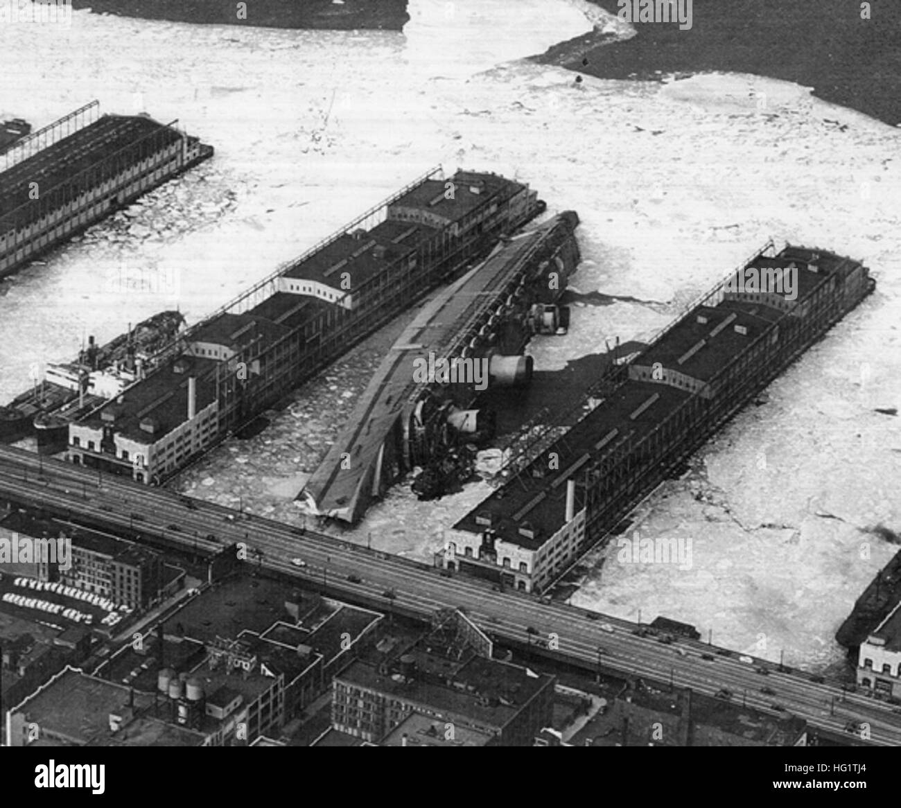 USS Lafayette 1942 Stock Photo - Alamy
