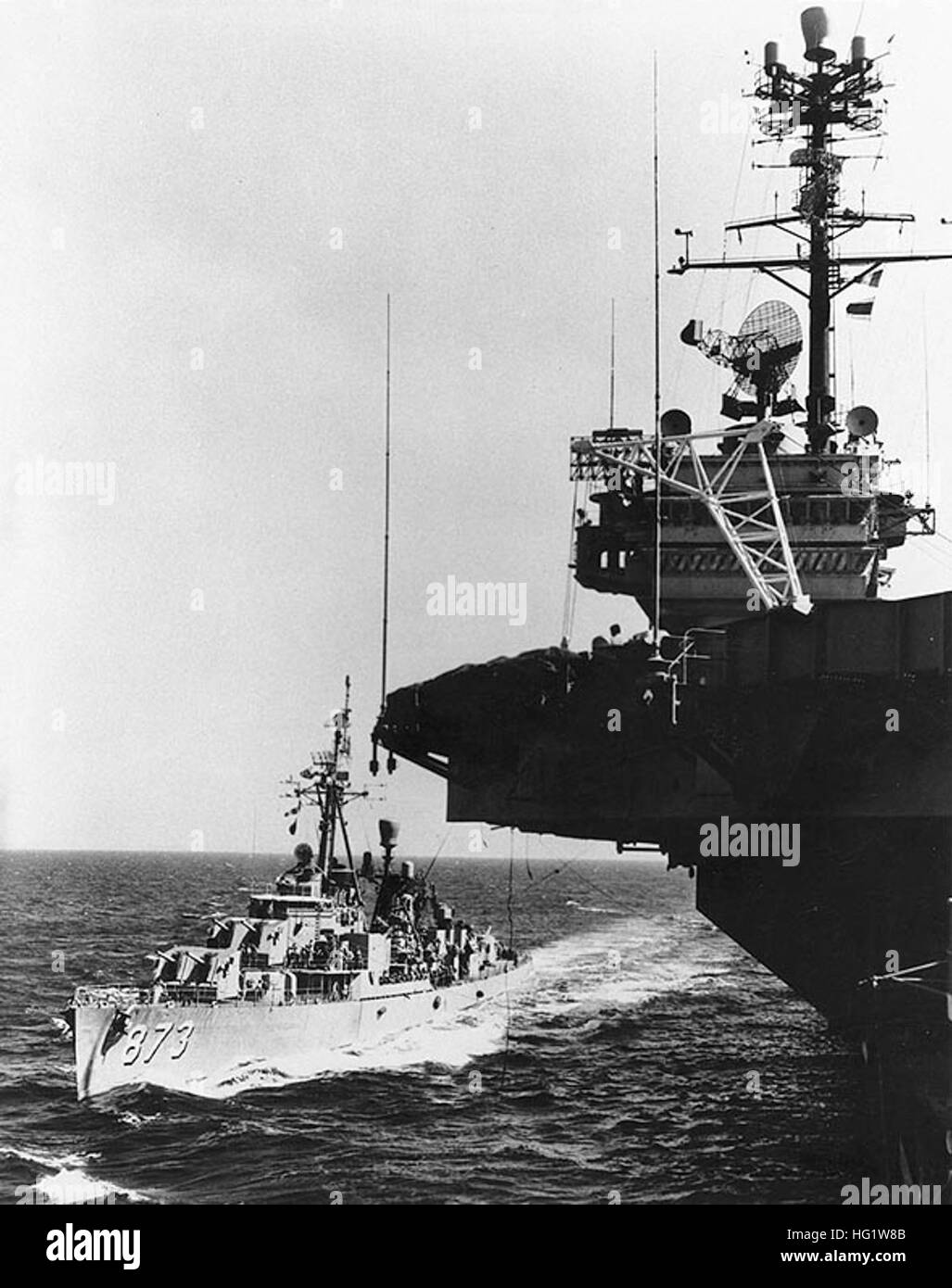 USS Hawkins (DDR-873) refueling fom Independence (CVA-62) 1959 Stock ...