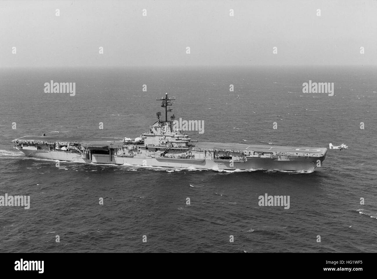 USS Essex (CVS-9) launching S-2 1964 Stock Photo - Alamy