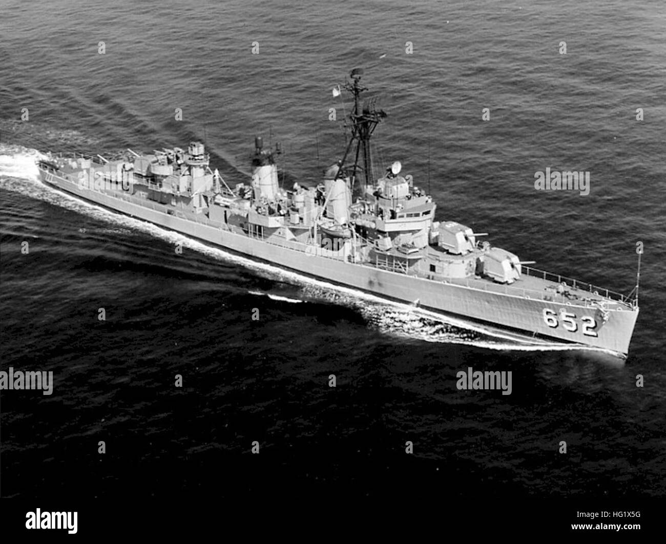 USS Ingersoll (DD-652) underway in 1966 Stock Photo - Alamy