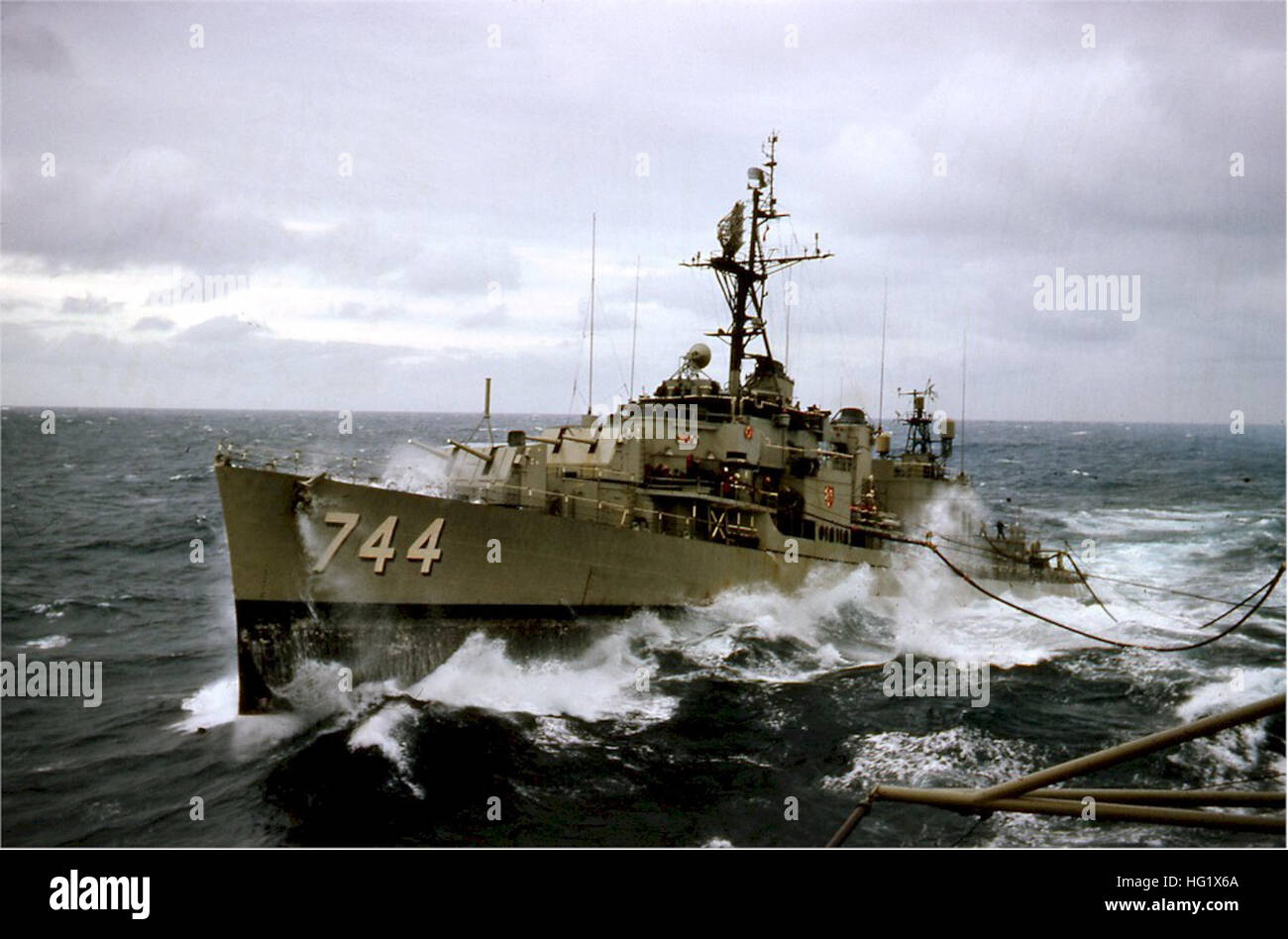 USS Blue (DD-744) refueling in heavy seas 1962 Stock Photo - Alamy