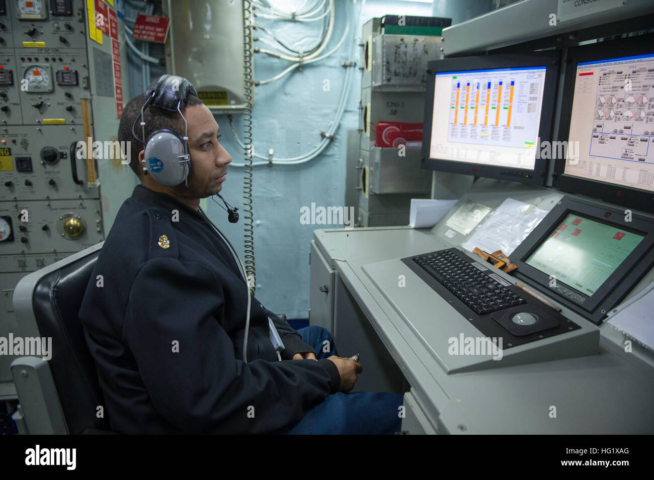 Central control station aboard hi-res stock photography and images - Alamy
