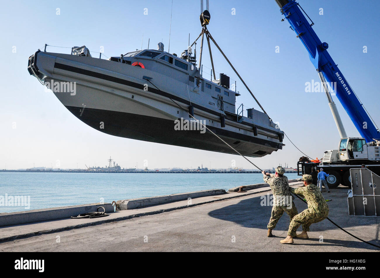 U s navy released bahrain hi-res stock photography and images - Alamy