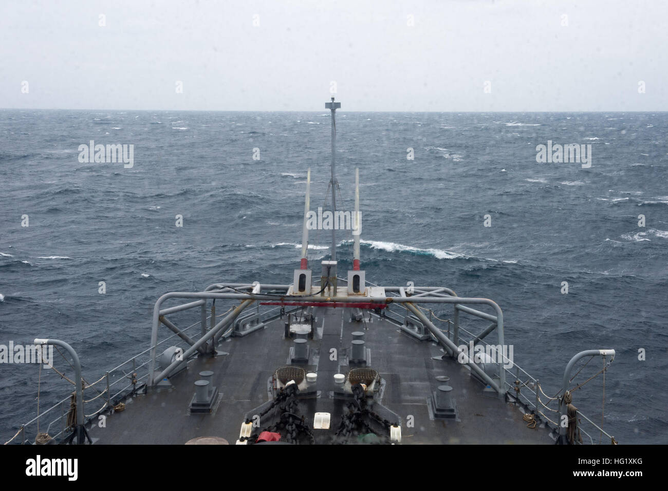 Austin-class transport dock ship USS Denver (LPD 9) transits the Strait ...