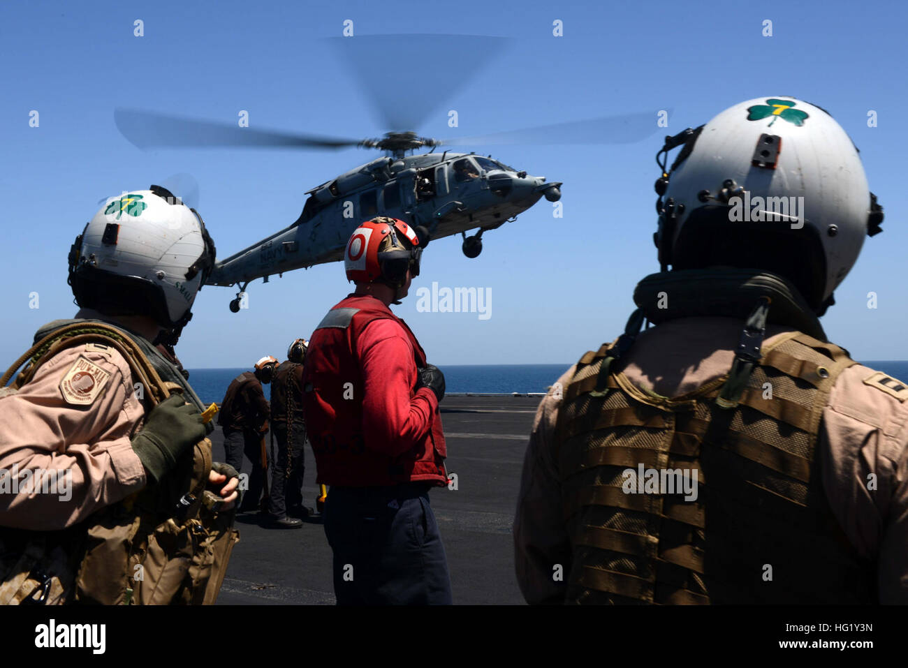 Usn pilots carrier hi-res stock photography and images - Alamy