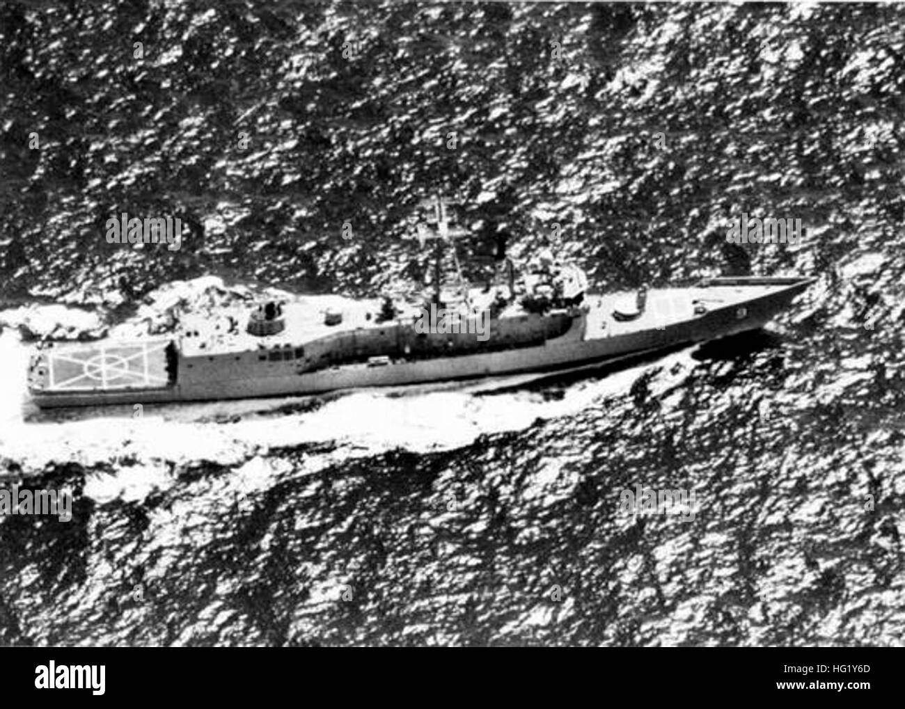 USS Wadsworth (FFG-9) underway ca 1983 Stock Photo - Alamy