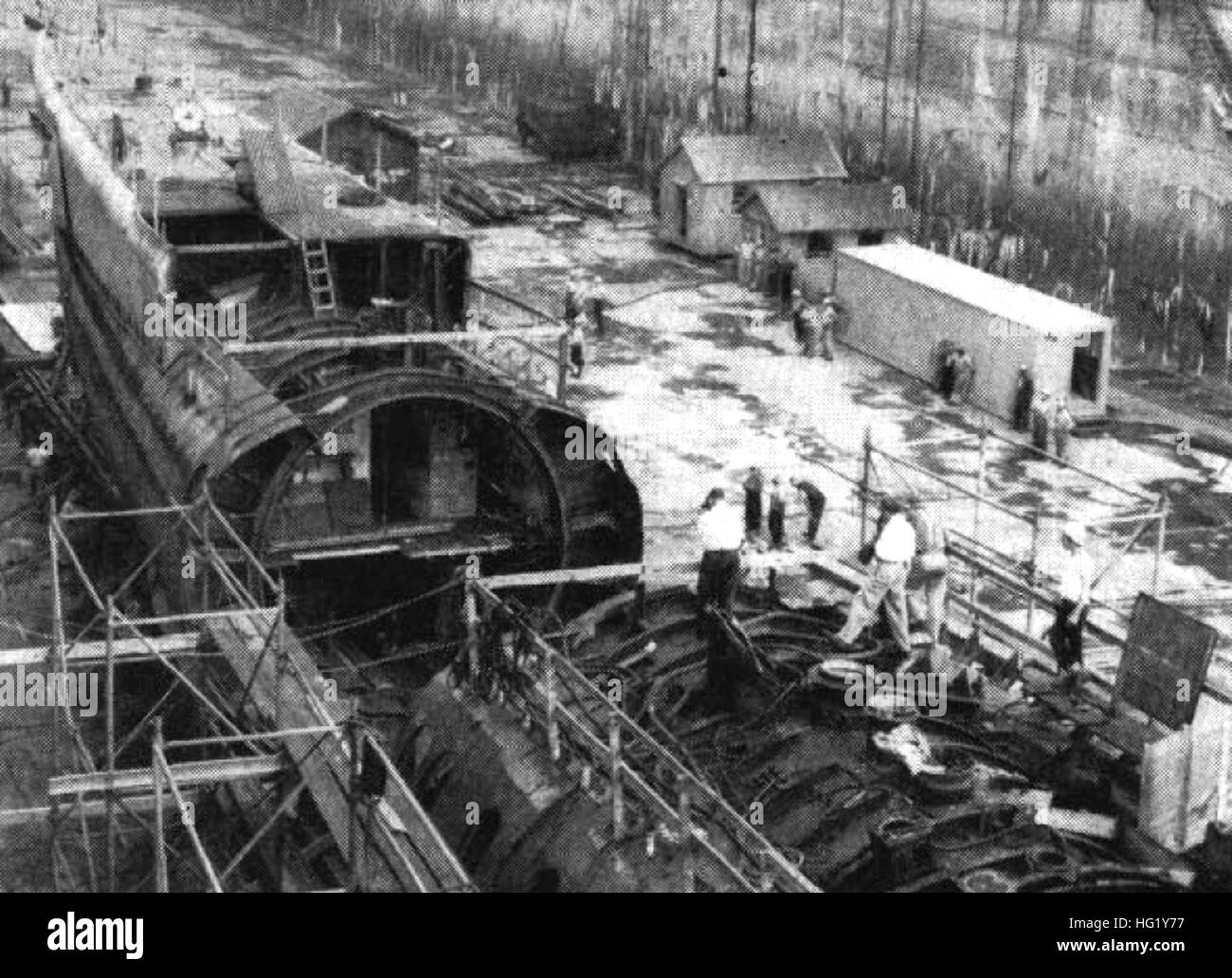 USS Ray (SSR-271) at Philadelphia Navy Yard in 1951 Stock Photo - Alamy