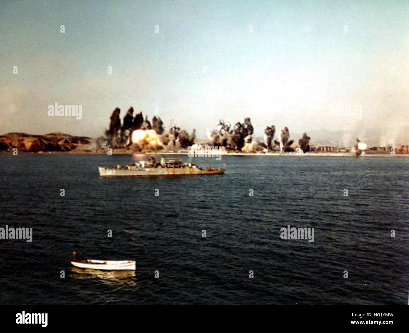 USS Begor (APD-127) off Hungnam on 24 December 1950 (01 Stock Photo - Alamy