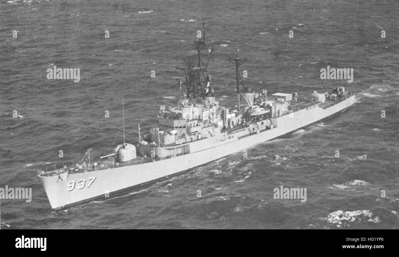 USS Davis (DD-937) underway c1981 Stock Photo - Alamy