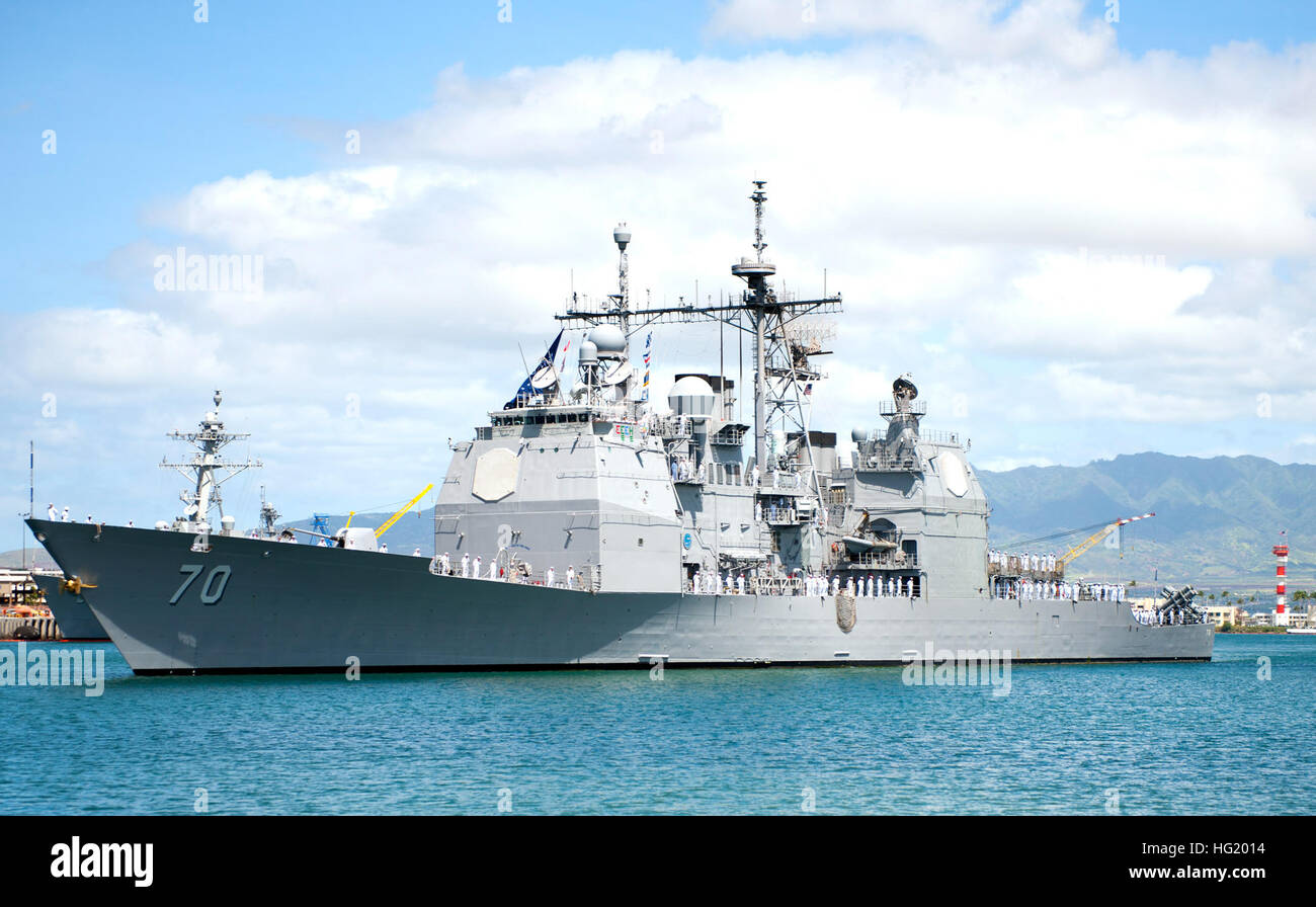 The guided-missile cruiser USS Lake Erie (CG 70) returns to Joint Base ...